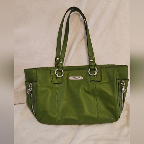 Coach | Bags | Coach Gallery Zip Tote Green Leather Shoulder Bag ...